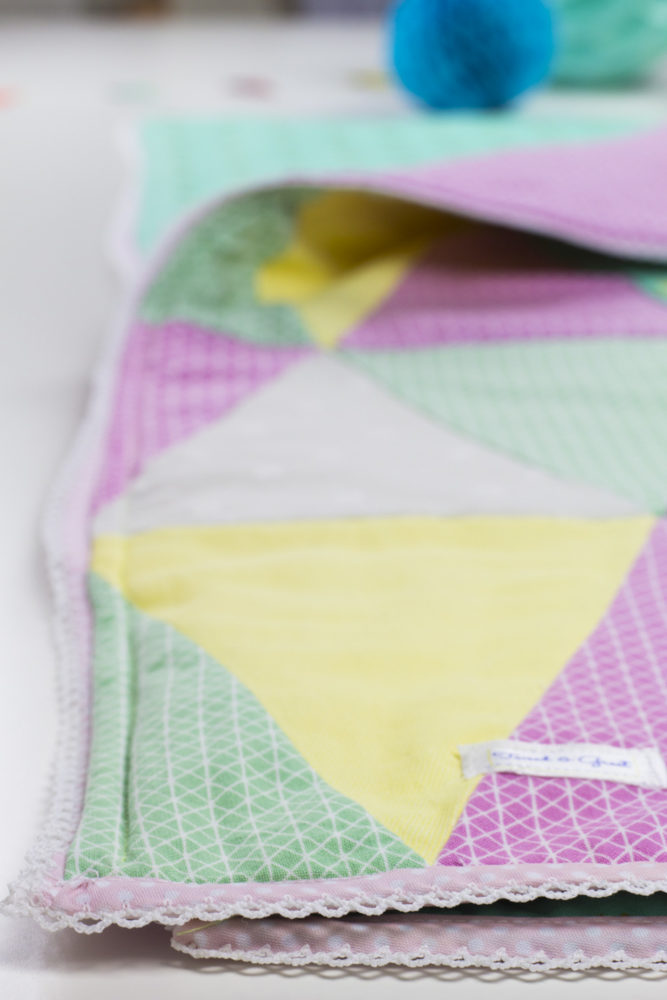 Triangle Patchwork Babydecke - Her mit den Gute-Laune-Projekten - Tweed ...